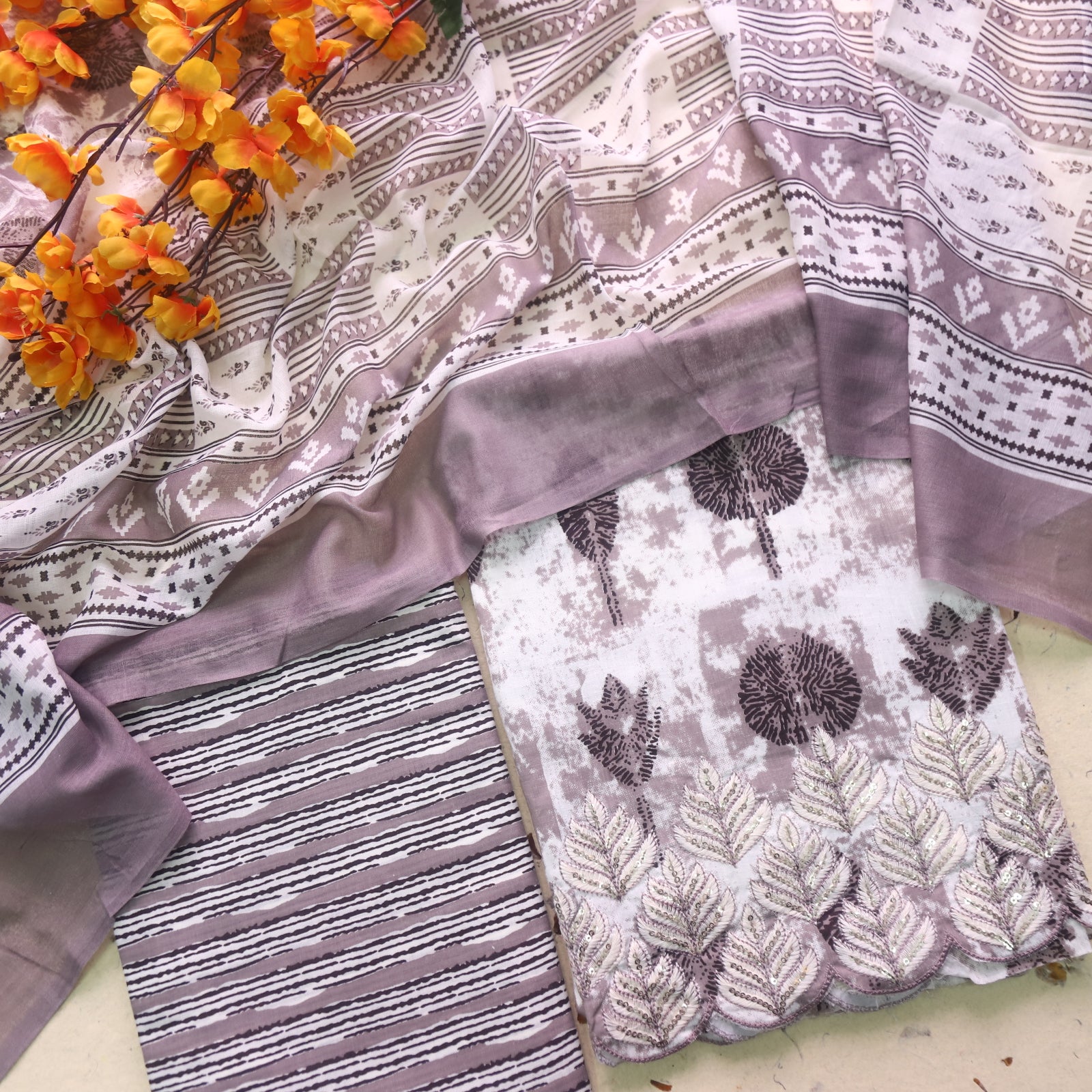 Reshmi Frappe Mauve Thread Embroidered Hem Digital Print Cotton Suit S ...