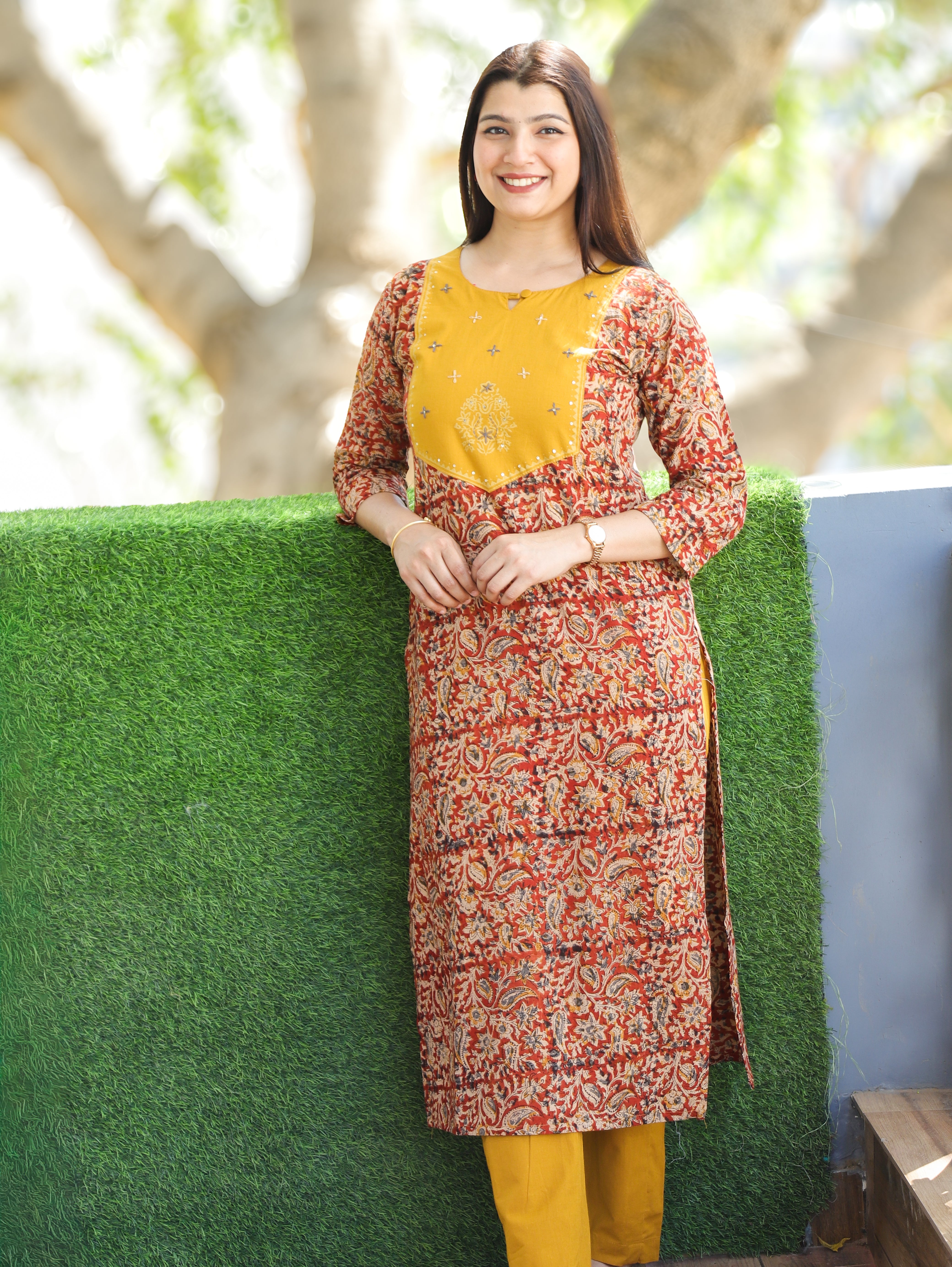 Sajni Dijon Yellow Floral Thread Work Yoke with Kalamkari Printed Cott ...